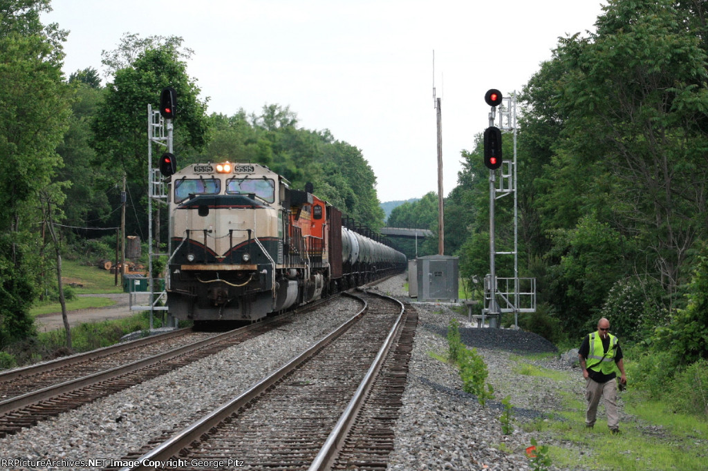 BNSF 9595 and CSX train K055